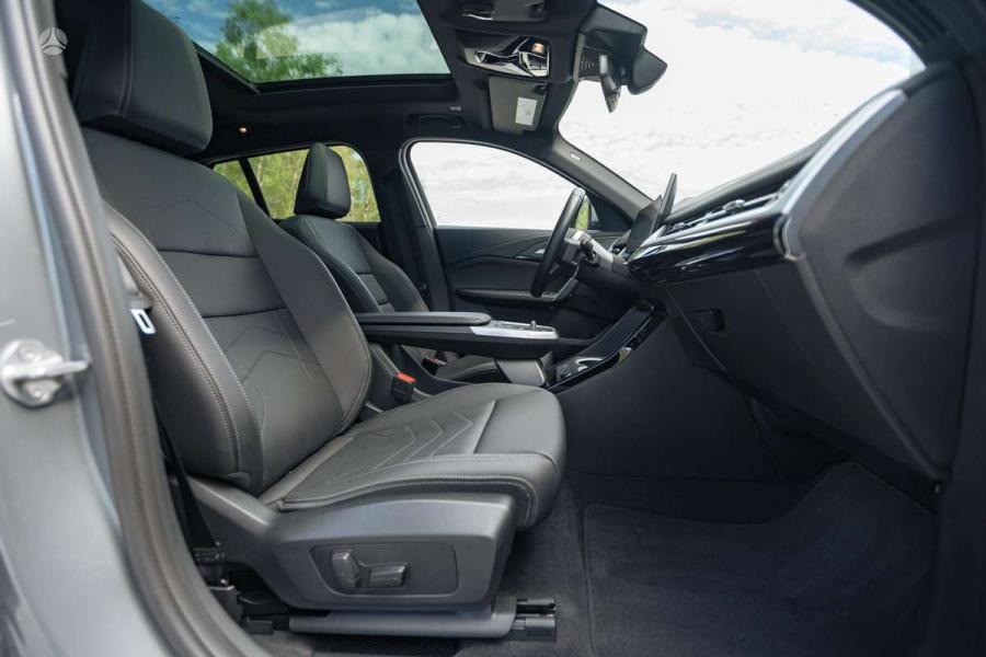 Grey BMW X2 2024 in Klaipeda, with an engine capacity of 2.00 L and mileage of 8 thousand km for 40600 €, photo 17 on AUTOMOTO.COM.LV