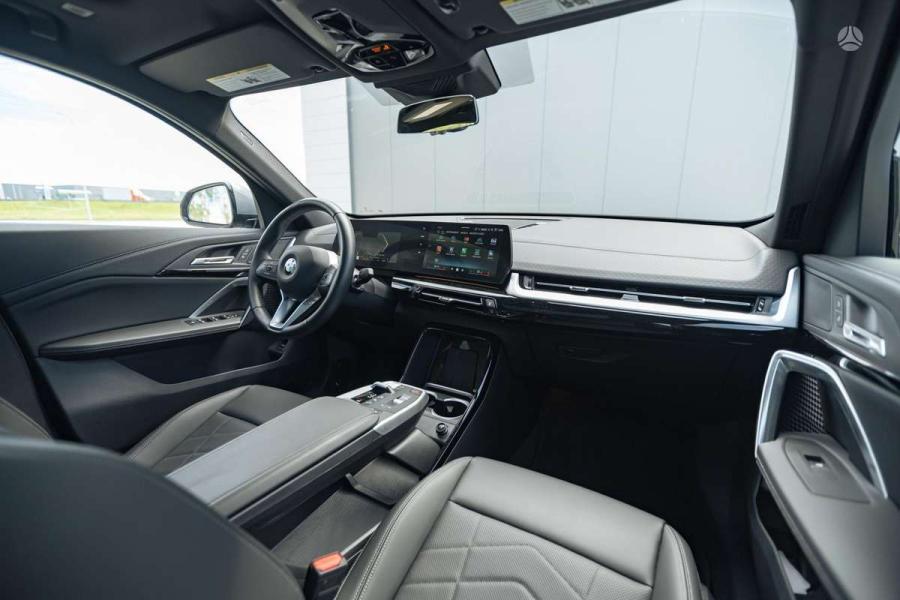 Grey BMW X2 2024 in Klaipeda, with an engine capacity of 2.00 L and mileage of 8 thousand km for 40600 €, photo 18 on AUTOMOTO.COM.LV