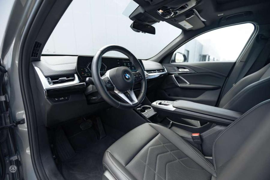 Grey BMW X2 2024 in Klaipeda, with an engine capacity of 2.00 L and mileage of 8 thousand km for 40600 €, photo 24 on AUTOMOTO.COM.LV