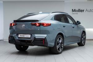 Pelēks BMW X2 2024 Peetri, ar dzinēja tilpumu 2.00 L un nobraukumu 0 tūkst. km par 38650 €, foto 6 vietnē AUTOMOTO.COM.LV