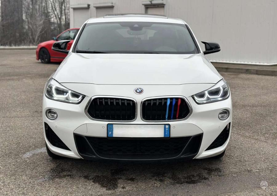 White BMW X2 2018 in Kaunas, with an engine capacity of 2.00 L and mileage of 221 thousand km for 18990 €, photo 2 on AUTOMOTO.COM.LV