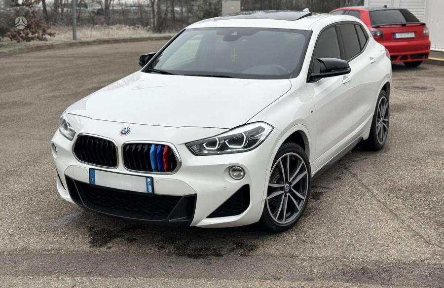 White BMW X2 2018 in Kaunas, with an engine capacity of 2.00 L and mileage of 221 thousand km for 18990 €, photo 4 on AUTOMOTO.COM.LV