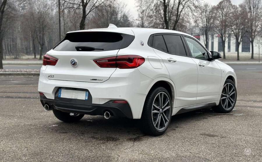 White BMW X2 2018 in Kaunas, with an engine capacity of 2.00 L and mileage of 221 thousand km for 18990 €, photo 10 on AUTOMOTO.COM.LV
