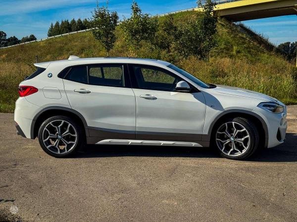 БМВ X2 2018 в Каунас на AUTOMOTO.COM.LV Белый БМВ X2 2018 в Каунас, объемом двигателя 2.00 л и пробегом 208 тыс. км за 14700 €, фото 6 на AUTOMOTO.COM.LV