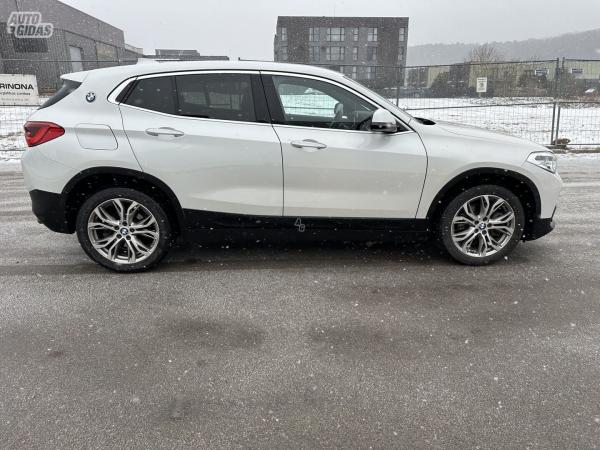 White BMW X2 2019 in Giraite, with an engine capacity of 2.00 L and mileage of 62 thousand km for 18750 €, photo 4 on AUTOMOTO.COM.LV