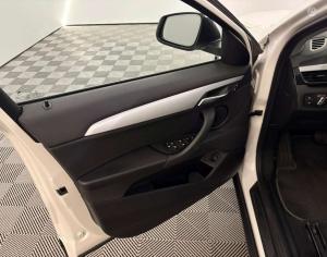 White BMW X2 2019 in Marijampole, with an engine capacity of 2.00 L and mileage of 151 thousand km for 16999 €, photo 25 on AUTOMOTO.COM.LV
