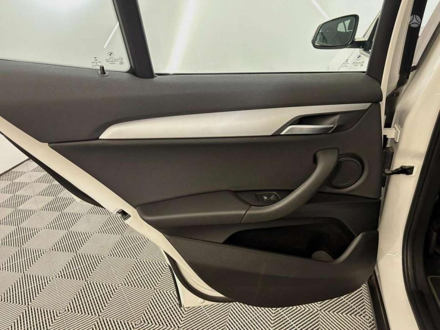 White BMW X2 2019 in Marijampole, with an engine capacity of 2.00 L and mileage of 151 thousand km for 16999 €, photo 28 on AUTOMOTO.COM.LV