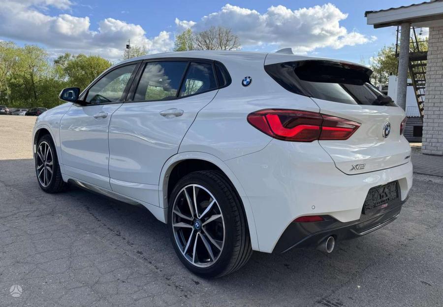 White BMW X2 2019 in Panevezys, with an engine capacity of 1.50 L and mileage of 201 thousand km for 12900 €, photo 1 on AUTOMOTO.COM.LV