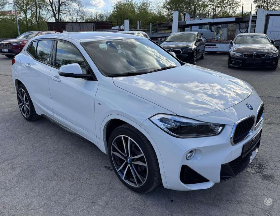 White BMW X2 2019 in Panevezys, with an engine capacity of 1.50 L and mileage of 201 thousand km for 12900 €, photo 3 on AUTOMOTO.COM.LV