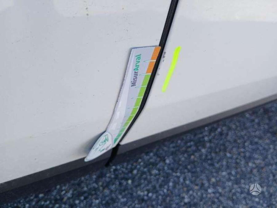 White BMW X2 2021 in Kaunas, with an engine capacity of 1.50 L and mileage of 222 thousand km for 8000 €, photo 19 on AUTOMOTO.COM.LV