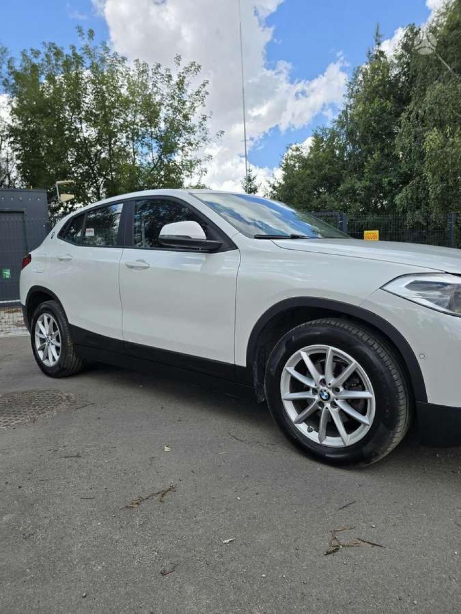 White BMW X2 2021 in Marijampole, with an engine capacity of 1.50 L and mileage of 222 thousand km for 13250 €, photo 4 on AUTOMOTO.COM.LV