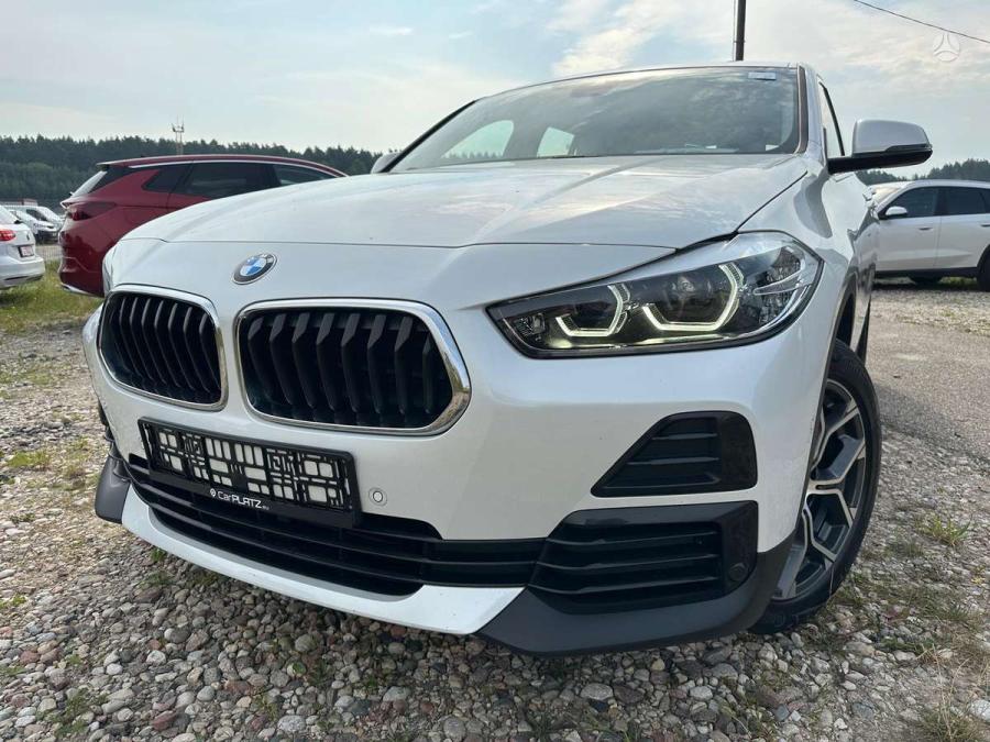 Balts BMW X2 2023 Viļņa, ar dzinēja tilpumu 1.50 L un nobraukumu 121 tūkst. km par 17990 €, foto 1 vietnē AUTOMOTO.COM.LV
