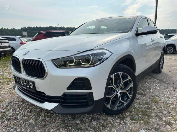 White BMW X2 2023 in Vilnius, with an engine capacity of 1.50 L and mileage of 121 thousand km for 17990 €, photo 2 on AUTOMOTO.COM.LV