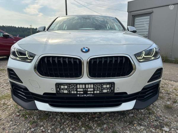 White BMW X2 2023 in Vilnius, with an engine capacity of 1.50 L and mileage of 121 thousand km for 17990 €, photo 5 on AUTOMOTO.COM.LV