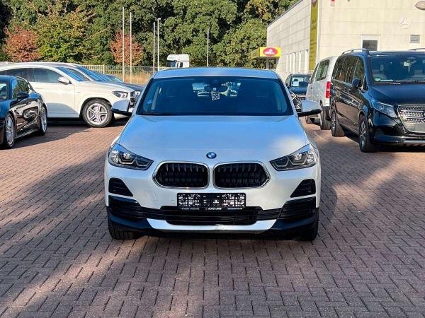 White BMW X2 2023 in Vilnius, with an engine capacity of 1.50 L and mileage of 163 thousand km for 18392 €, photo 3 on AUTOMOTO.COM.LV