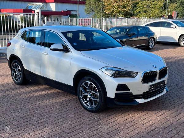 White BMW X2 2023 in Vilnius, with an engine capacity of 1.50 L and mileage of 163 thousand km for 18392 €, photo 4 on AUTOMOTO.COM.LV