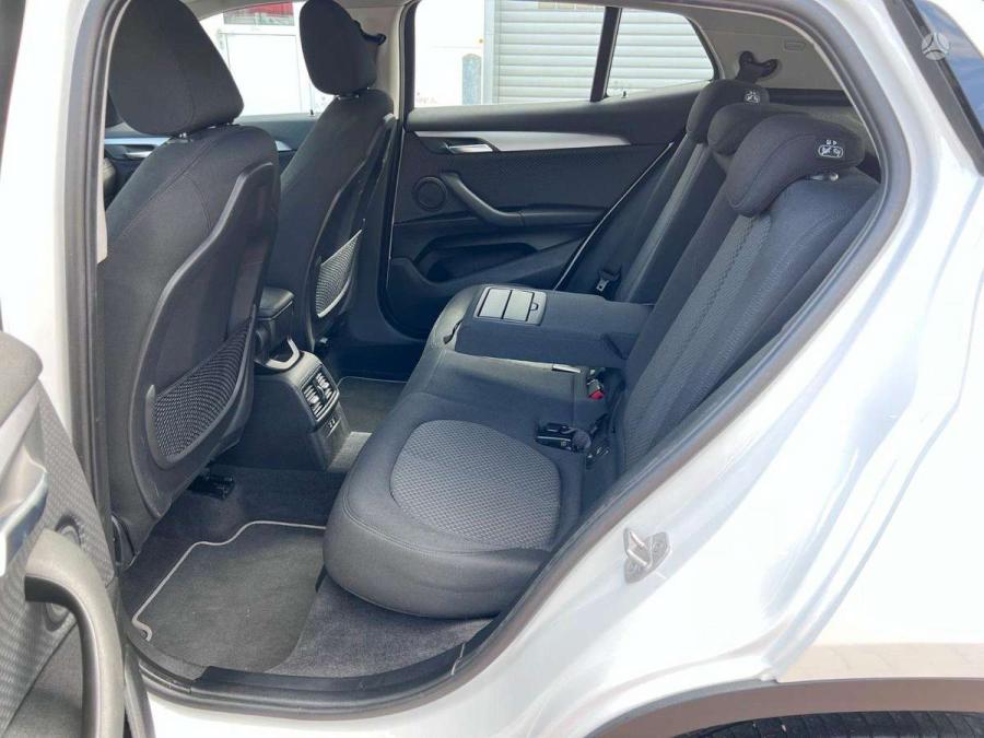 Balts BMW X2 2023 Viļņa, ar dzinēja tilpumu 1.50 L un nobraukumu 144 tūkst. km par 19602 €, foto 26 vietnē AUTOMOTO.COM.LV
