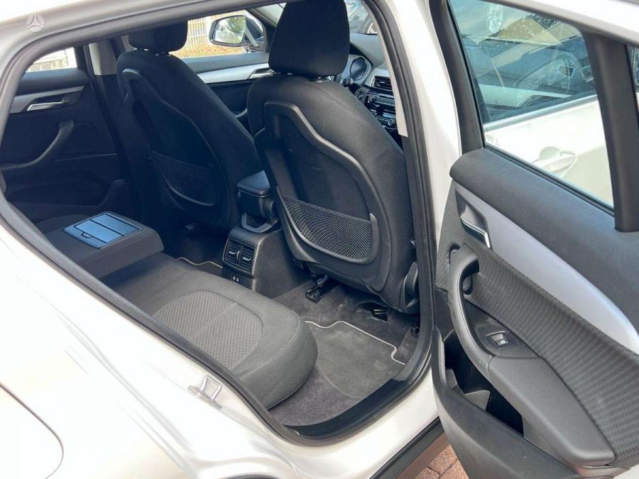Balts BMW X2 2023 Viļņa, ar dzinēja tilpumu 1.50 L un nobraukumu 144 tūkst. km par 19602 €, foto 27 vietnē AUTOMOTO.COM.LV