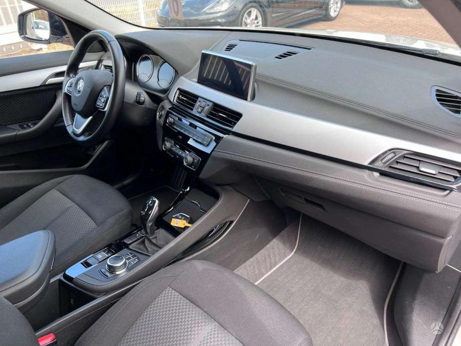Balts BMW X2 2023 Viļņa, ar dzinēja tilpumu 1.50 L un nobraukumu 144 tūkst. km par 19602 €, foto 32 vietnē AUTOMOTO.COM.LV