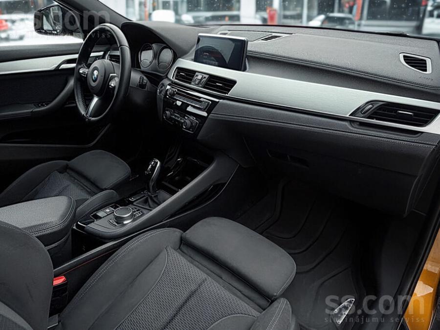 Yellow BMW X2 2018 in Riga, with an engine capacity of 2.00 L and mileage of 77 thousand km for 21490 €, photo 10 on AUTOMOTO.COM.LV