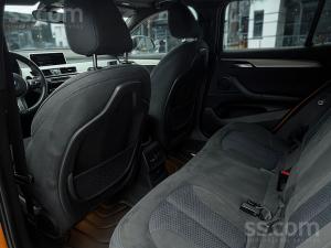 Yellow BMW X2 2018 in Riga, with an engine capacity of 2.00 L and mileage of 77 thousand km for 21490 €, photo 11 on AUTOMOTO.COM.LV