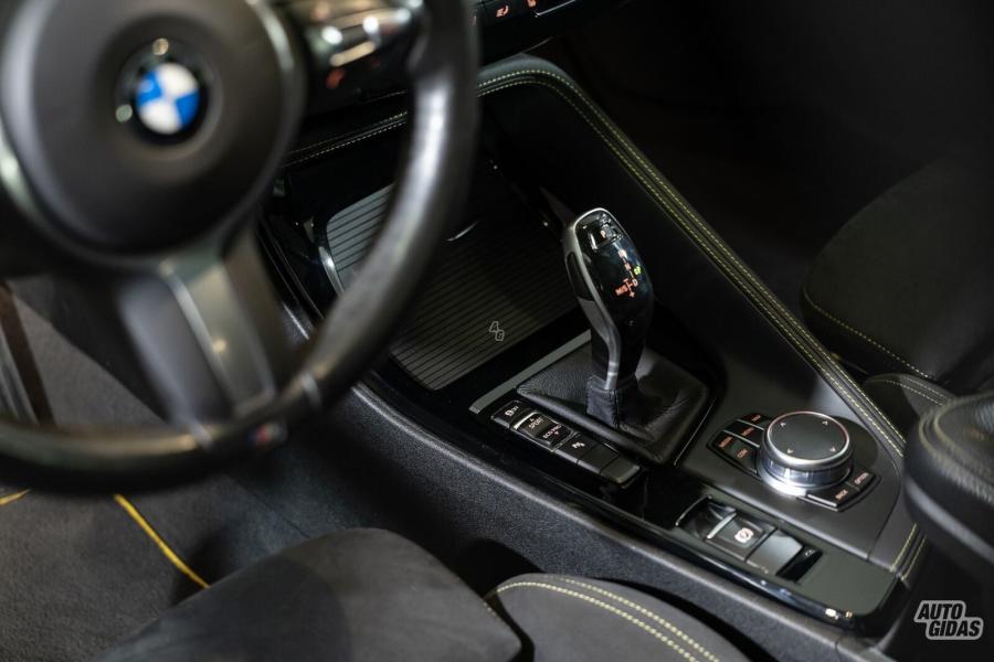 Yellow BMW X2 2018 in Vilnius, with an engine capacity of 2.00 L and mileage of 131 thousand km for 19952 €, photo 15 on AUTOMOTO.COM.LV