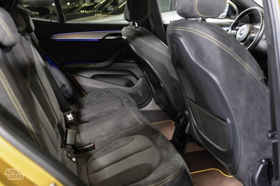 Yellow BMW X2 2018 in Vilnius, with an engine capacity of 2.00 L and mileage of 131 thousand km for 19952 €, photo 21 on AUTOMOTO.COM.LV