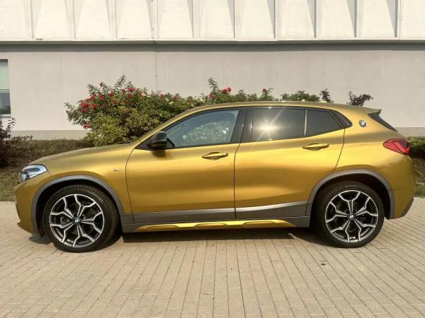 Yellow BMW X2 2020 in Riga, with an engine capacity of 2.00 L and mileage of 160 thousand km for 26900 €, photo 4 on AUTOMOTO.COM.LV