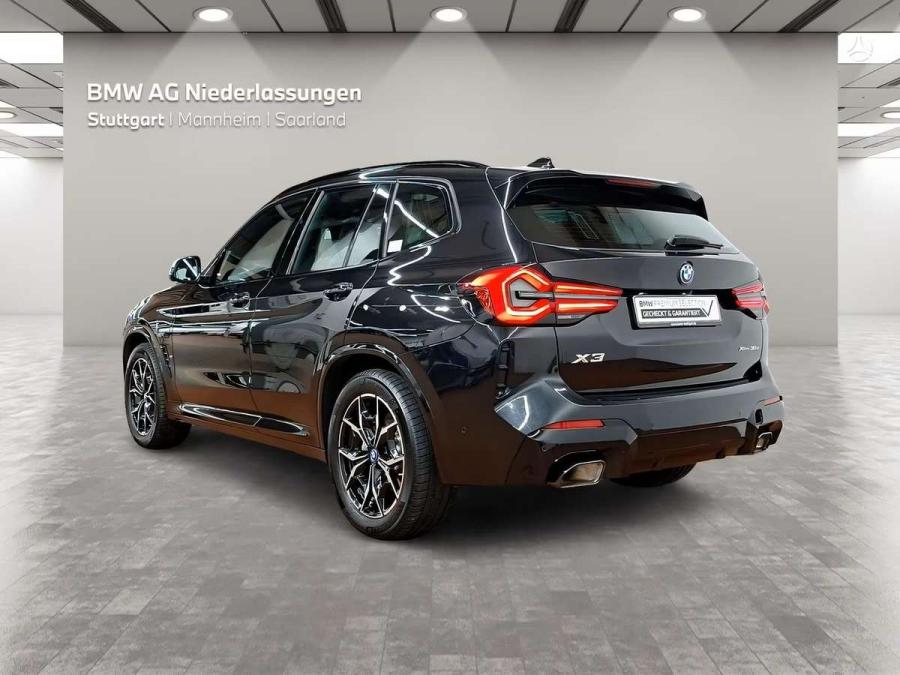 Black BMW X3 2024 in Vilnius, with an engine capacity of 2.00 L and mileage of 32 thousand km for 50990 €, photo 4 on AUTOMOTO.COM.LV