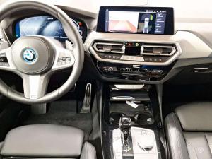 Black BMW X3 2024 in Vilnius, with an engine capacity of 2.00 L and mileage of 32 thousand km for 50990 €, photo 12 on AUTOMOTO.COM.LV
