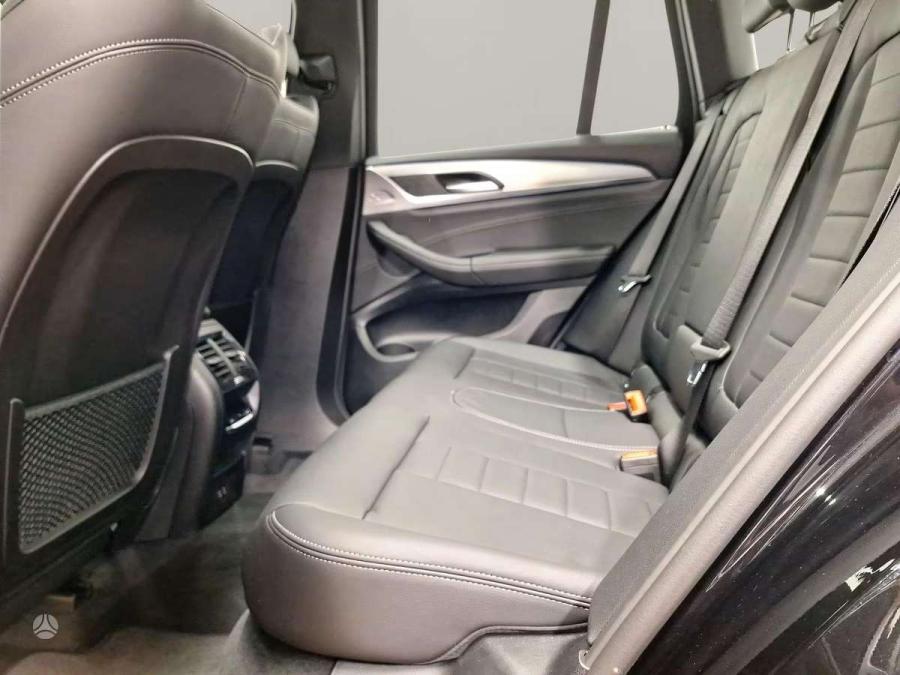 Black BMW X3 2024 in Vilnius, with an engine capacity of 2.00 L and mileage of 32 thousand km for 50990 €, photo 18 on AUTOMOTO.COM.LV