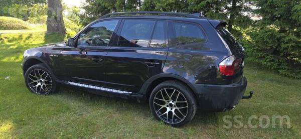 Black BMW X3 2004 in Talsi, with an engine capacity of 3.00 L and mileage of 448 thousand km for 3590 €, photo 4 on AUTOMOTO.COM.LV