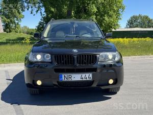 Melns BMW X3 2004 Rīga, ar dzinēja tilpumu 2.50 L un nobraukumu 355 tūkst. km par 3690 €, foto  vietnē AUTOMOTO.COM.LV