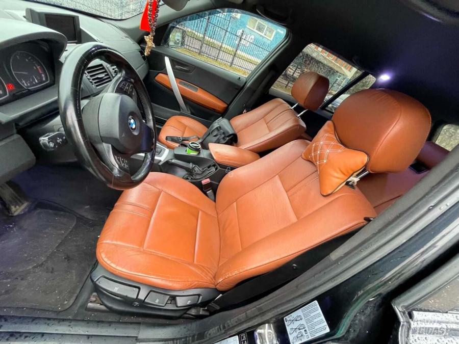 Black BMW X3 2004 in Vilnius, with an engine capacity of 3.00 L and mileage of 245 thousand km for 3000 €, photo 5 on AUTOMOTO.COM.LV