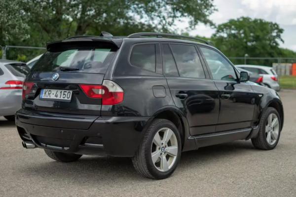 Black BMW X3 2004 in Liepaja, with an engine capacity of 3.00 L and mileage of 296 thousand km for 4950 €, photo 4 on AUTOMOTO.COM.LV