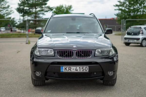 Black BMW X3 2004 in Liepaja, with an engine capacity of 3.00 L and mileage of 296 thousand km for 4950 €, photo 6 on AUTOMOTO.COM.LV