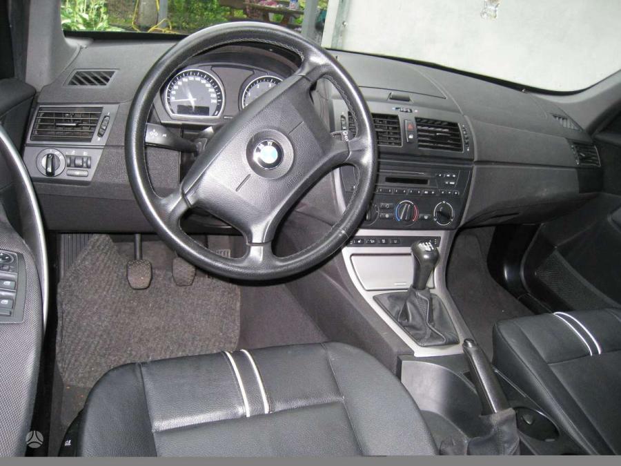 Black BMW X3 2004 in Vilnius, with an engine capacity of 2.00 L and mileage of 225 thousand km for 3700 €, photo 11 on AUTOMOTO.COM.LV