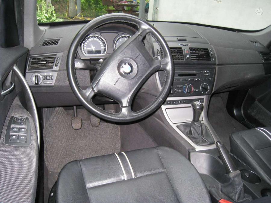 Black BMW X3 2004 in Vilnius, with an engine capacity of 2.00 L and mileage of 225 thousand km for 3700 €, photo 12 on AUTOMOTO.COM.LV