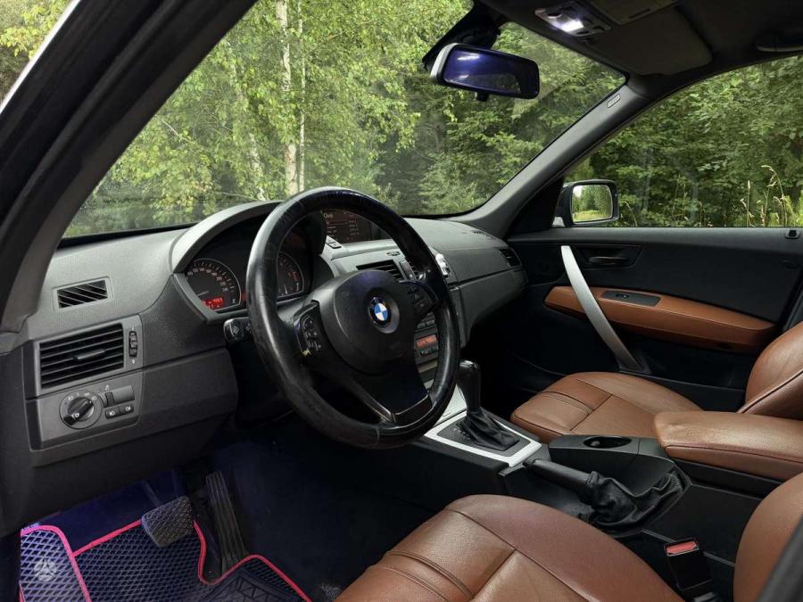 Black BMW X3 2004 in Vilnius, with an engine capacity of 2.99 L and mileage of 246 thousand km for 3650 €, photo 8 on AUTOMOTO.COM.LV