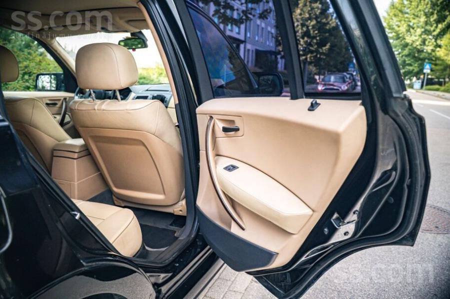 Black BMW X3 2004 in Riga, with an engine capacity of 2.50 L and mileage of 0 thousand km for 2990 €, photo 12 on AUTOMOTO.COM.LV