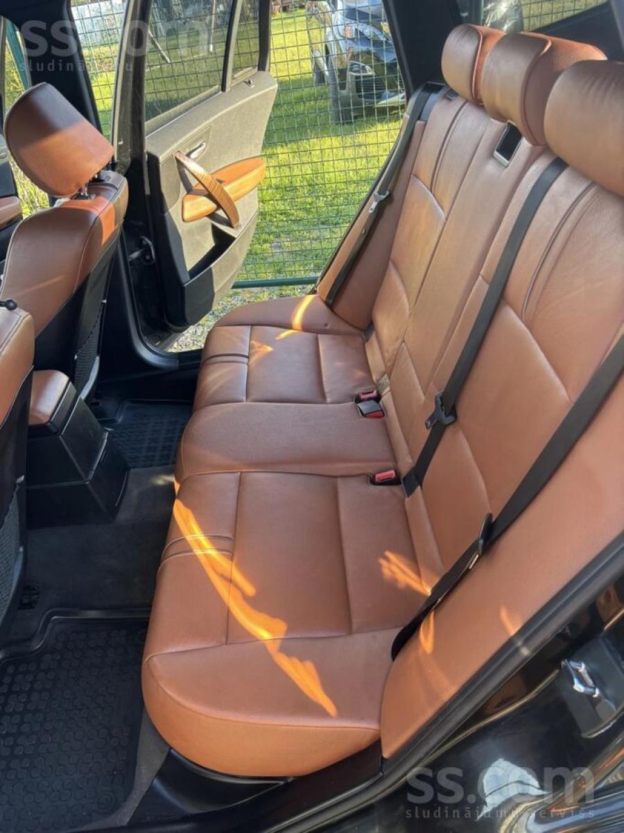 Black BMW X3 2005 in Liepaja, with an engine capacity of 3.00 L and mileage of 323 thousand km for 5000 €, photo 16 on AUTOMOTO.COM.LV