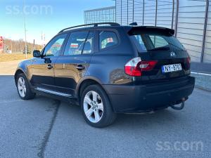 Melns BMW X3 2005 Liepāja, ar dzinēja tilpumu 2.00 L un nobraukumu 297 tūkst. km par 4500 €, foto 4 vietnē AUTOMOTO.COM.LV