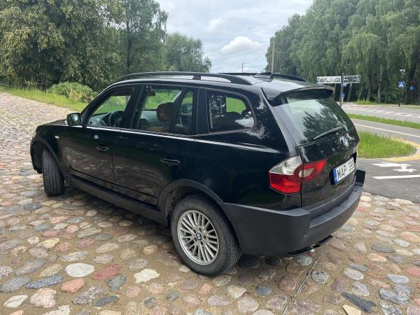 Melns BMW X3 2005 Alīta, ar dzinēja tilpumu 2.00 L un nobraukumu 290 tūkst. km par 1899 €, foto 8 vietnē AUTOMOTO.COM.LV