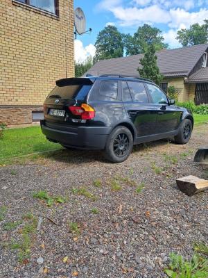 Melns BMW X3 2005 Saldus, ar dzinēja tilpumu 2.00 L un nobraukumu 0 tūkst. km par 2500 €, foto 4 vietnē AUTOMOTO.COM.LV
