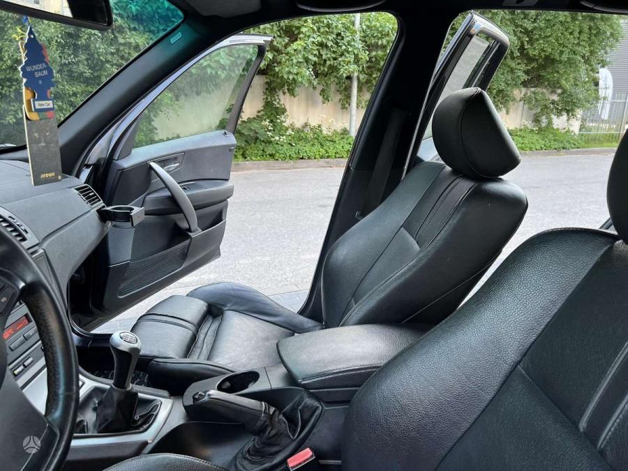 Melns BMW X3 2005 Viļņa, ar dzinēja tilpumu 2.00 L un nobraukumu 400 tūkst. km par 2850 €, foto 28 vietnē AUTOMOTO.COM.LV