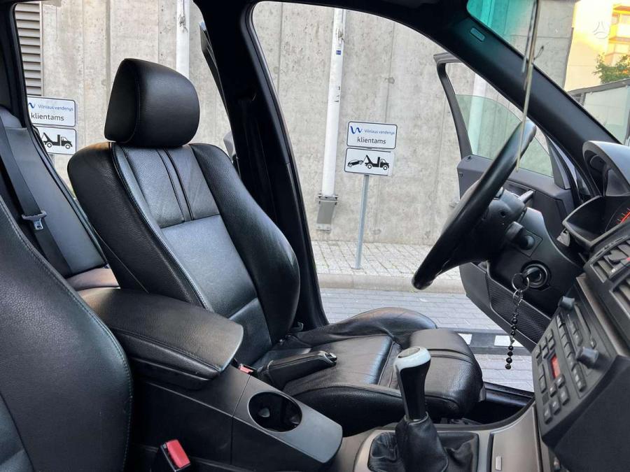 Melns BMW X3 2005 Viļņa, ar dzinēja tilpumu 2.00 L un nobraukumu 400 tūkst. km par 2800 €, foto 43 vietnē AUTOMOTO.COM.LV