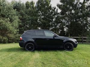 Melns BMW X3 2005 Ogre, ar dzinēja tilpumu 2.00 L un nobraukumu 351 tūkst. km par 3100 €, foto  vietnē AUTOMOTO.COM.LV