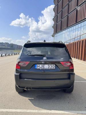 Black BMW X3 2005 in Kaunas, with an engine capacity of 3.00 L and mileage of 374 thousand km for 3300 €, photo 4 on AUTOMOTO.COM.LV