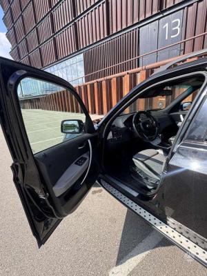Black BMW X3 2005 in Kaunas, with an engine capacity of 3.00 L and mileage of 374 thousand km for 3300 €, photo 10 on AUTOMOTO.COM.LV