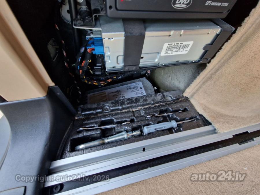 Melns BMW X3 2005 Narva, ar dzinēja tilpumu 3.00 L un nobraukumu 351 tūkst. km par 4300 €, foto 8 vietnē AUTOMOTO.COM.LV